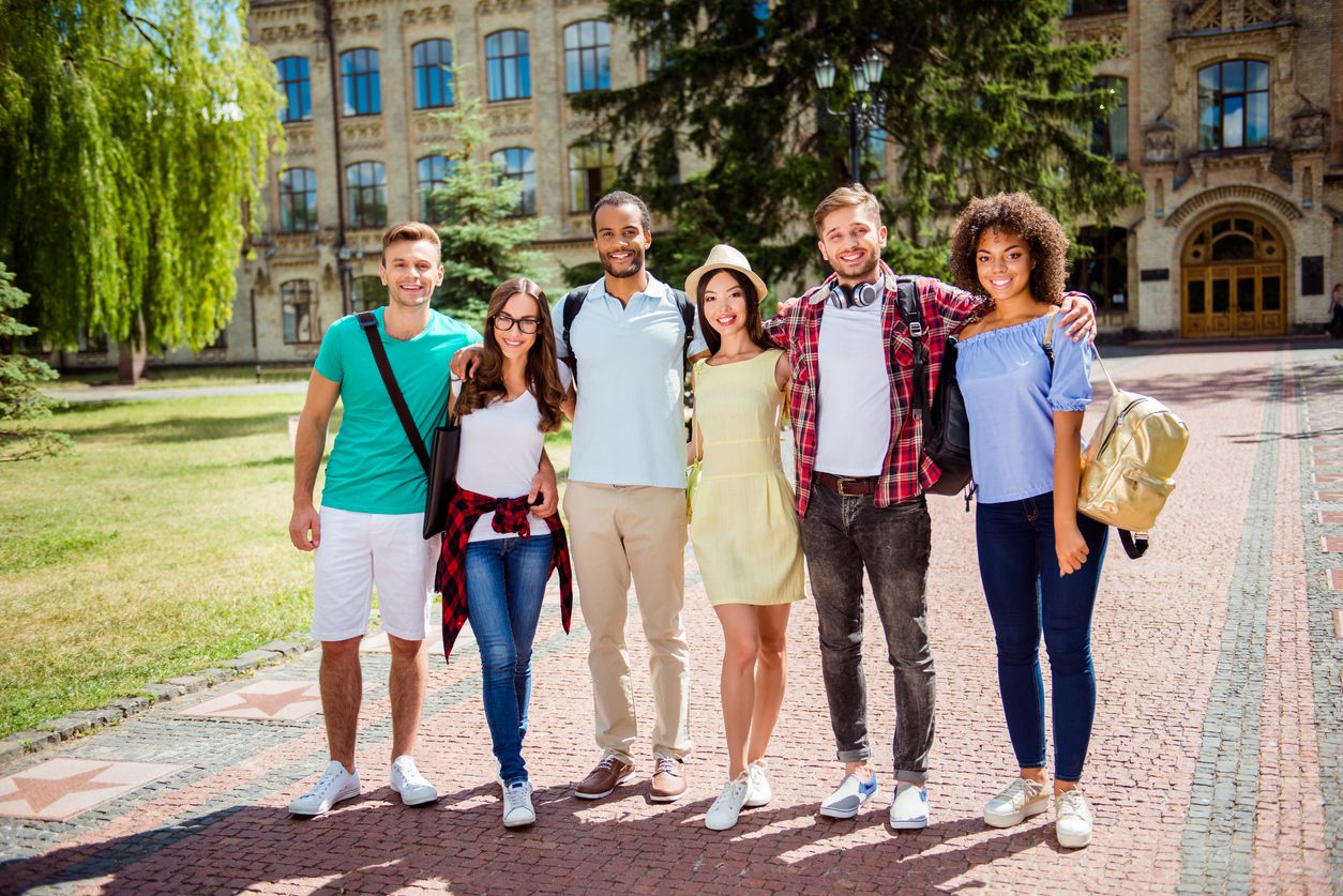 How To Make New Friends In College, Even If You’re Shy - Global ...