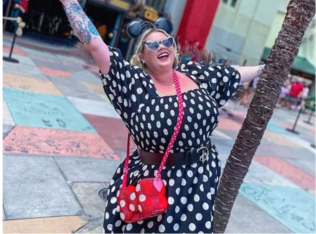 Jessica Fain turns bedazzling hobby into a career earning her $40,000 ...